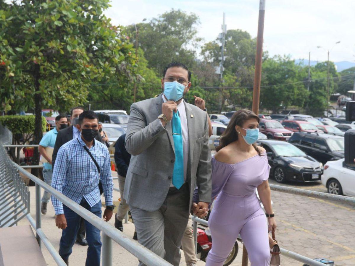 Mauricio Rivera es denunciado por su ex abogada por abuso y tráfico de ... Mauricio Rivera es denunciado por su ex abogada por abuso y tráfico de ...